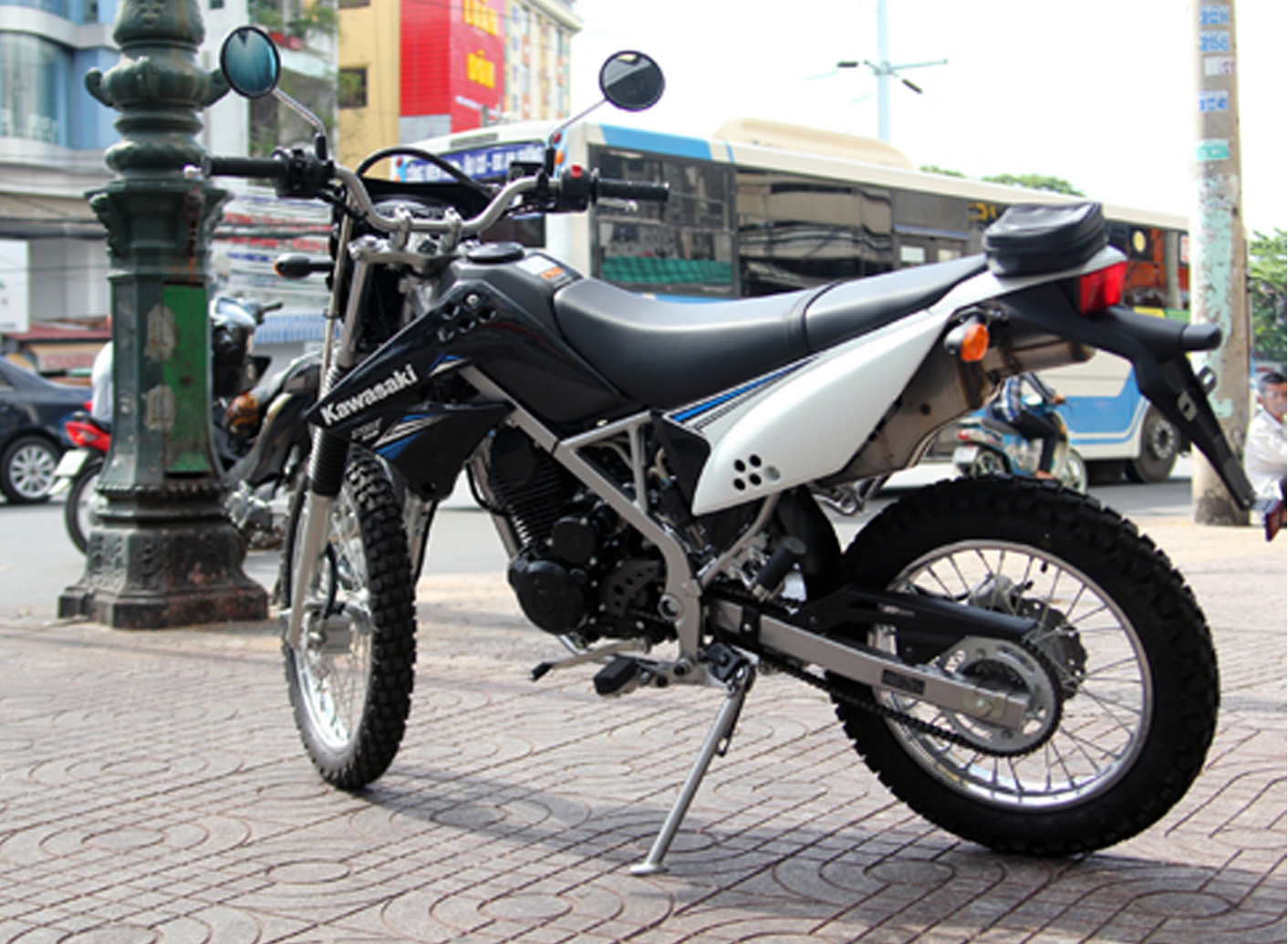 Kawasaki KLX 125 - Motogiare.com